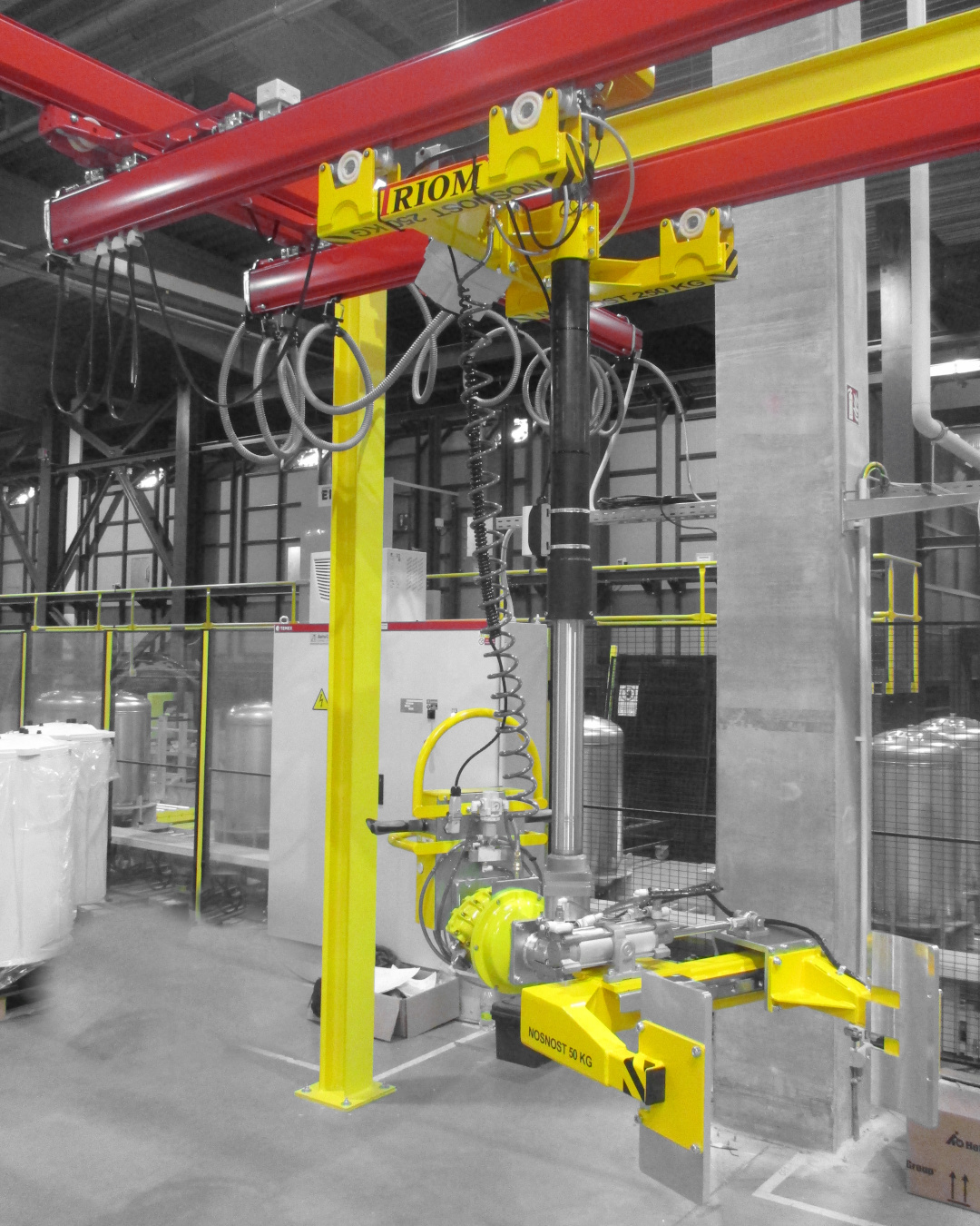 Gantry crane vs. Rail-Guided Manipulators | Triom s.r.o.